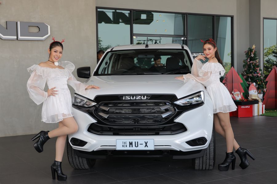 อีซูซุเปิดสนาม Isuzu 4x4 Land พาลูกค้ามิว-เอ็กซ์ร่วมกิจกรรมสุดเอ็กซ์คลูซีฟเป็นครั้งแรก - Autoliketv